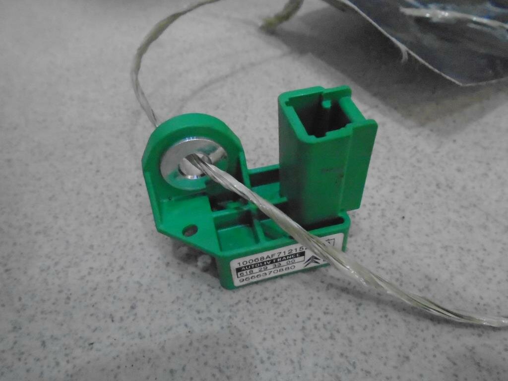 Датчик AIR BAG от Peugeot 308 2007-2013