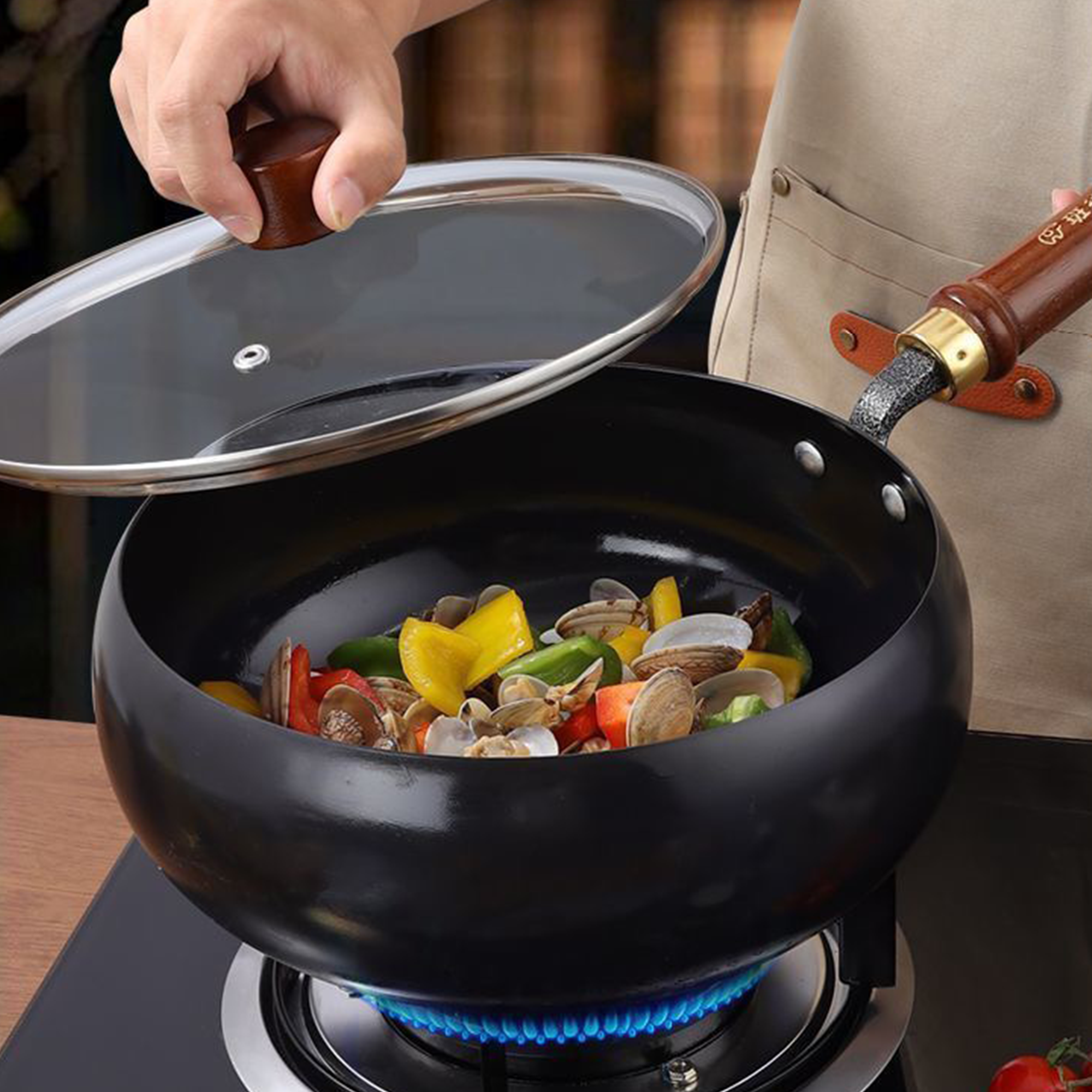 Чугунная сковорода Wok "Большой живот" 28см антипригарная без покрытия, глубокая жарка с защитой от брызг