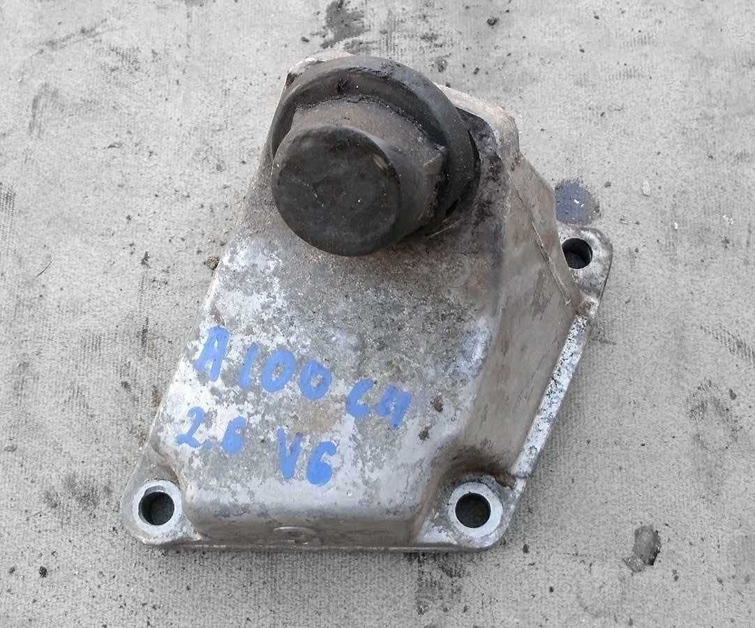 Кронштейн КПП левый Audi 100 C4 2.0