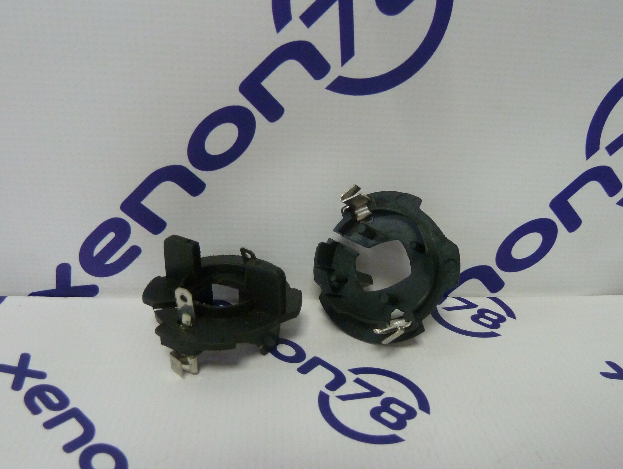 Переходники (адаптеры) для установки ксеноновых ламп H7 (Volkswagen: Jetta 5, Golf 5 ) - 2 шт.