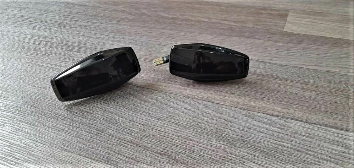 Повторители поворотов динамические в крылья чёрные диодные LED на Хендай Гетц, Элантра, Соната, Матрикс, Туссон, Маджентис