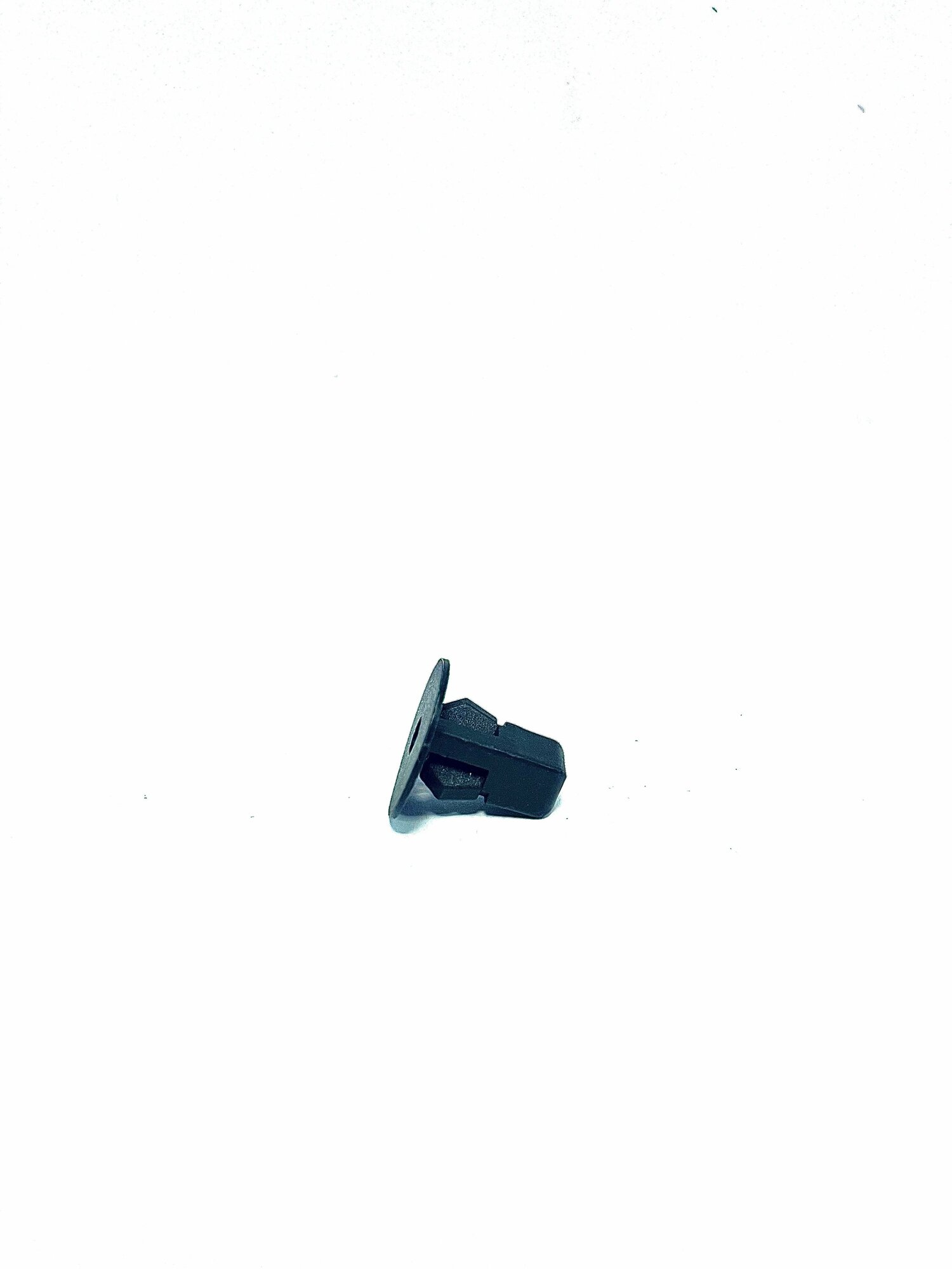 Пистон брызговика для Tiggo T11-3102035