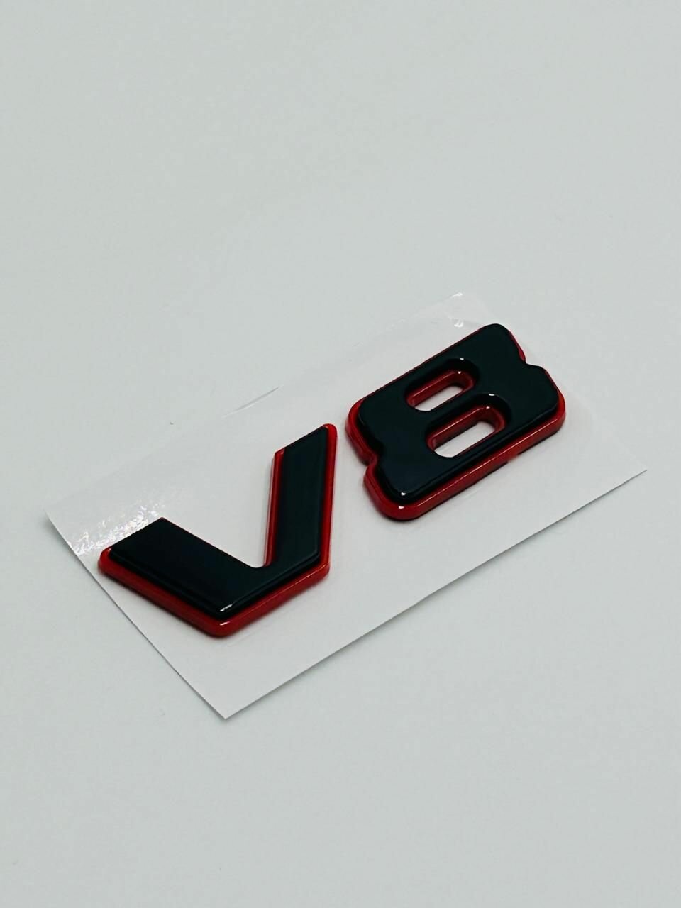 Шильдик Наклейка Эмблема V8 Red x Black