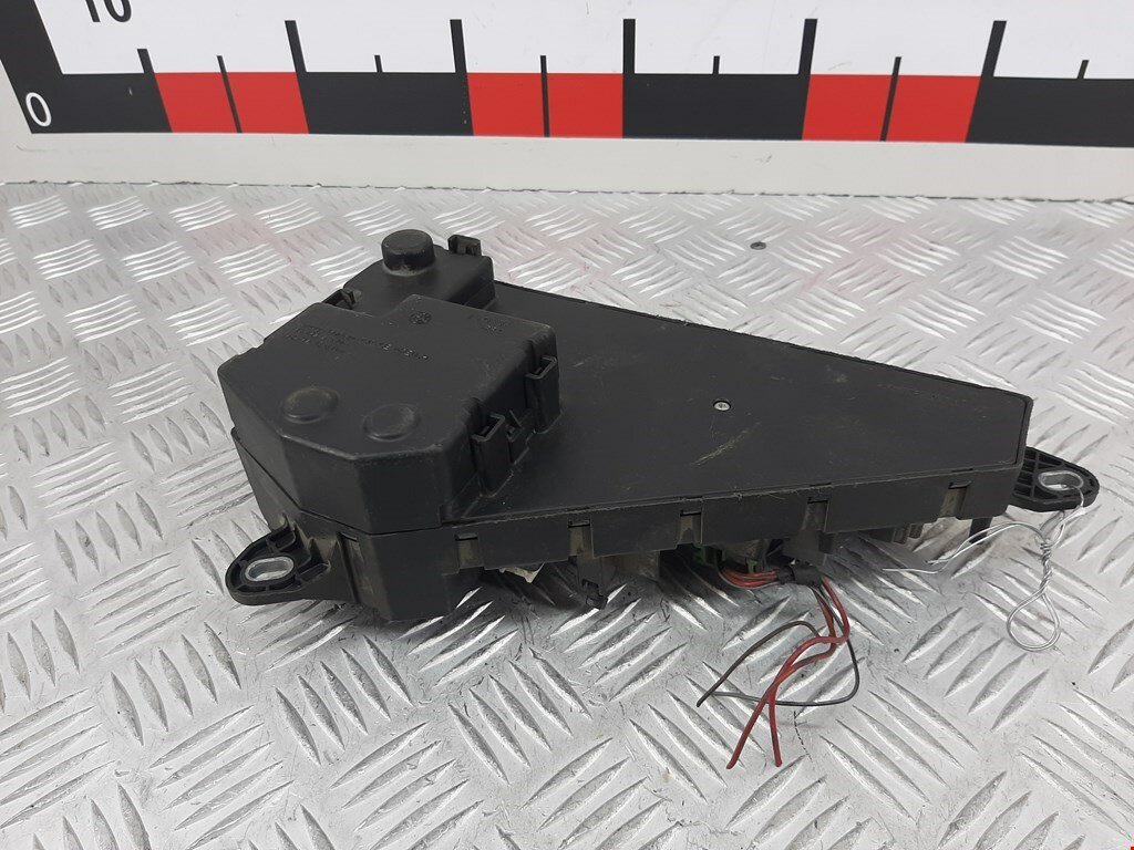 Блок предохранителей BMW 5-Series (E60/E61) 61146906588 арт. 302056