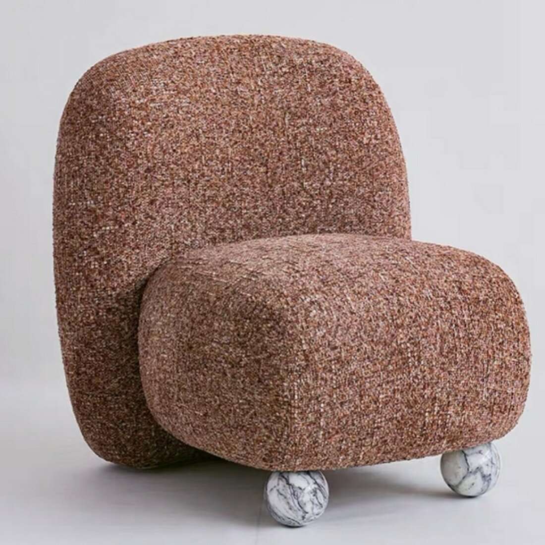 Интерьерное кресло без подлокотников Otash (Бледно-красный)