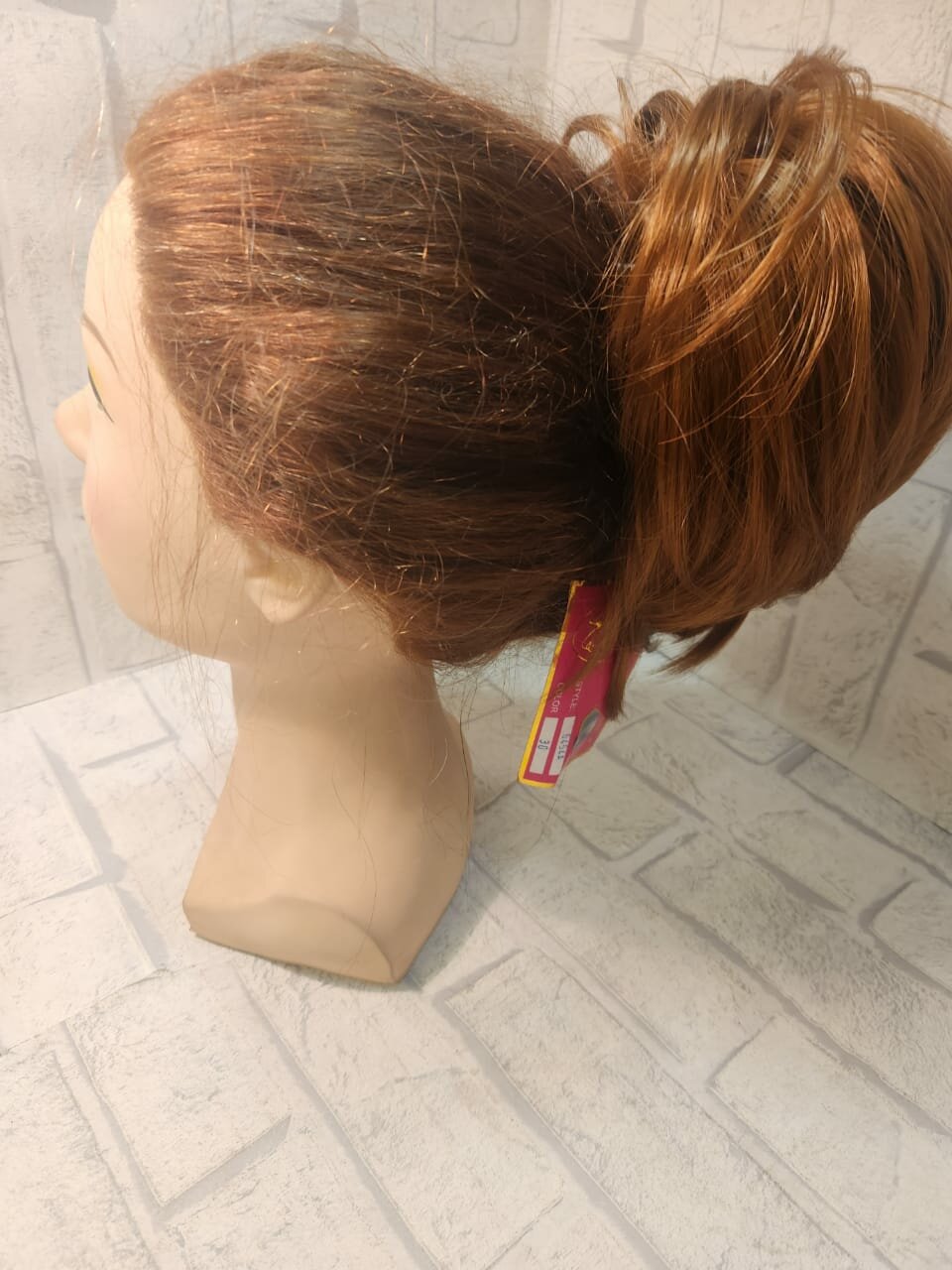 Хвост-шиньон на крабе из трех отдельных хвостиков на проволоке, цвет Каштан