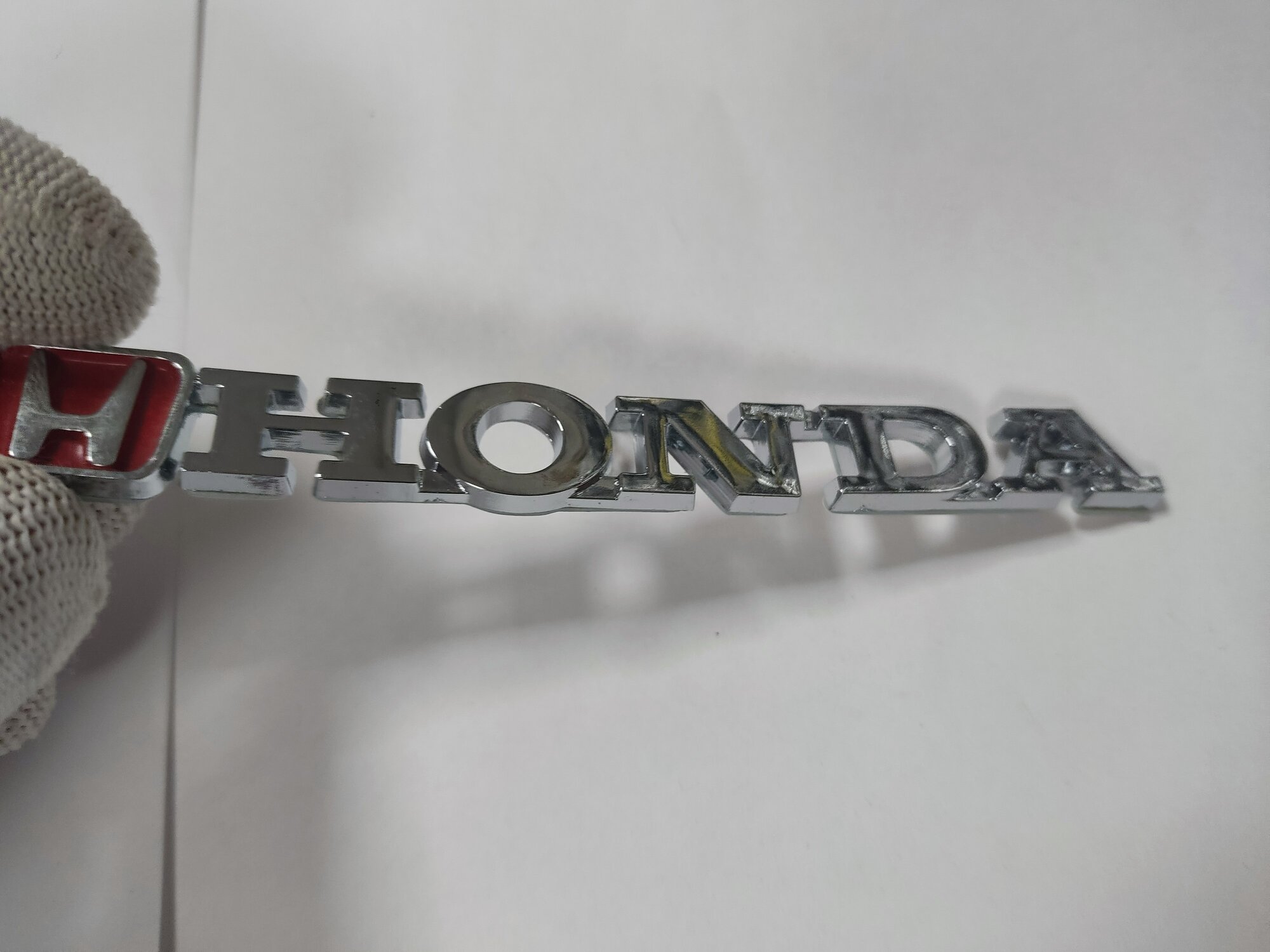 Шильдик декоративный Honda, пластиковый, самоклеящийся, серебристый