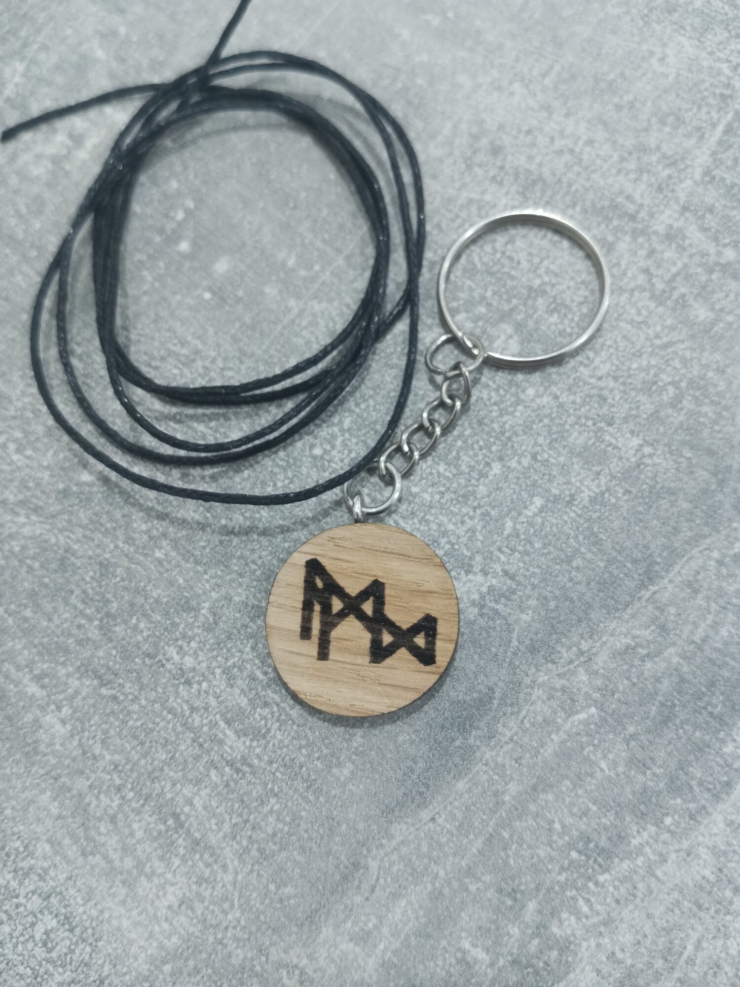 Рунический став от сглаза и порчи на натуральном дубе. Брелок/кулон