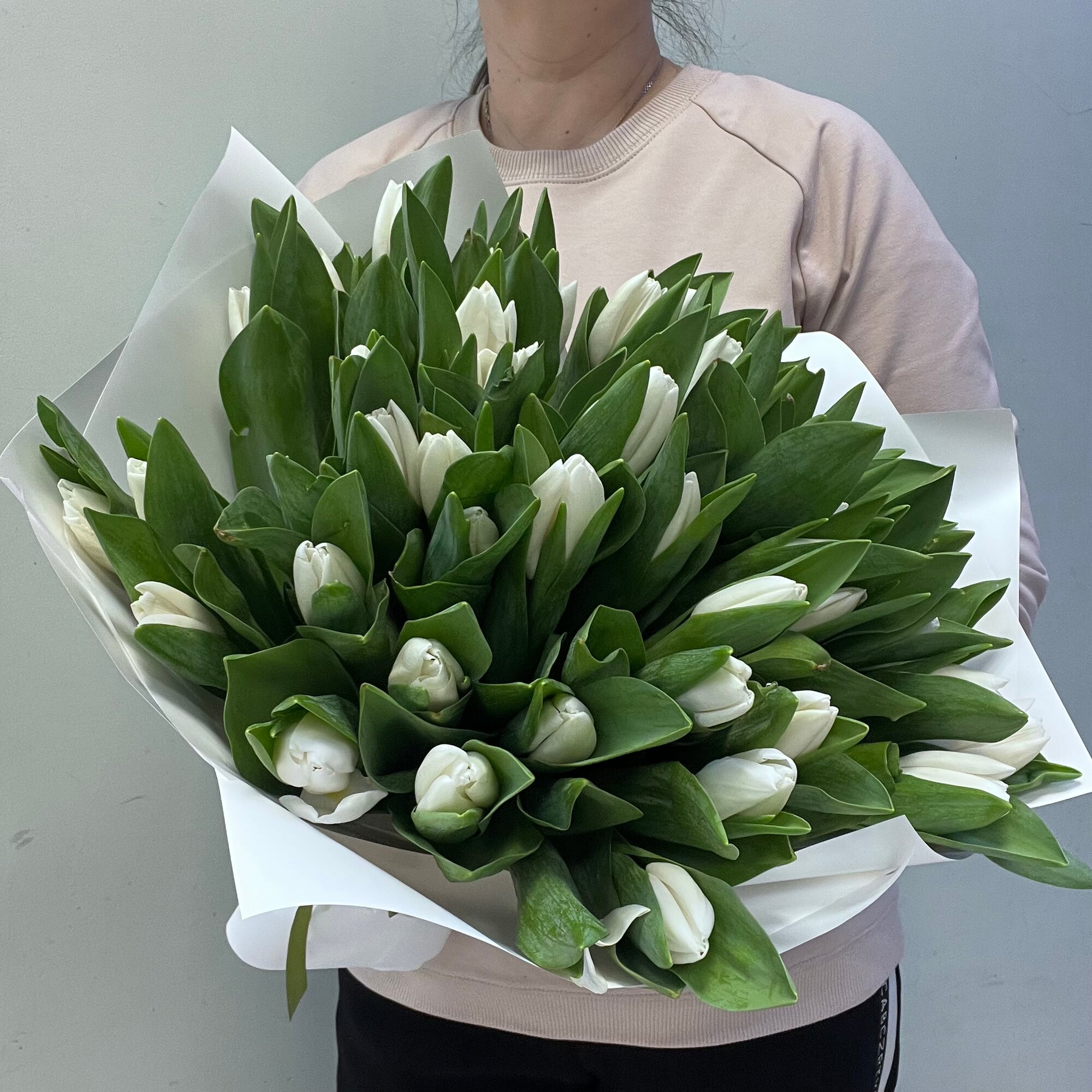 Букет белых тюльпанов