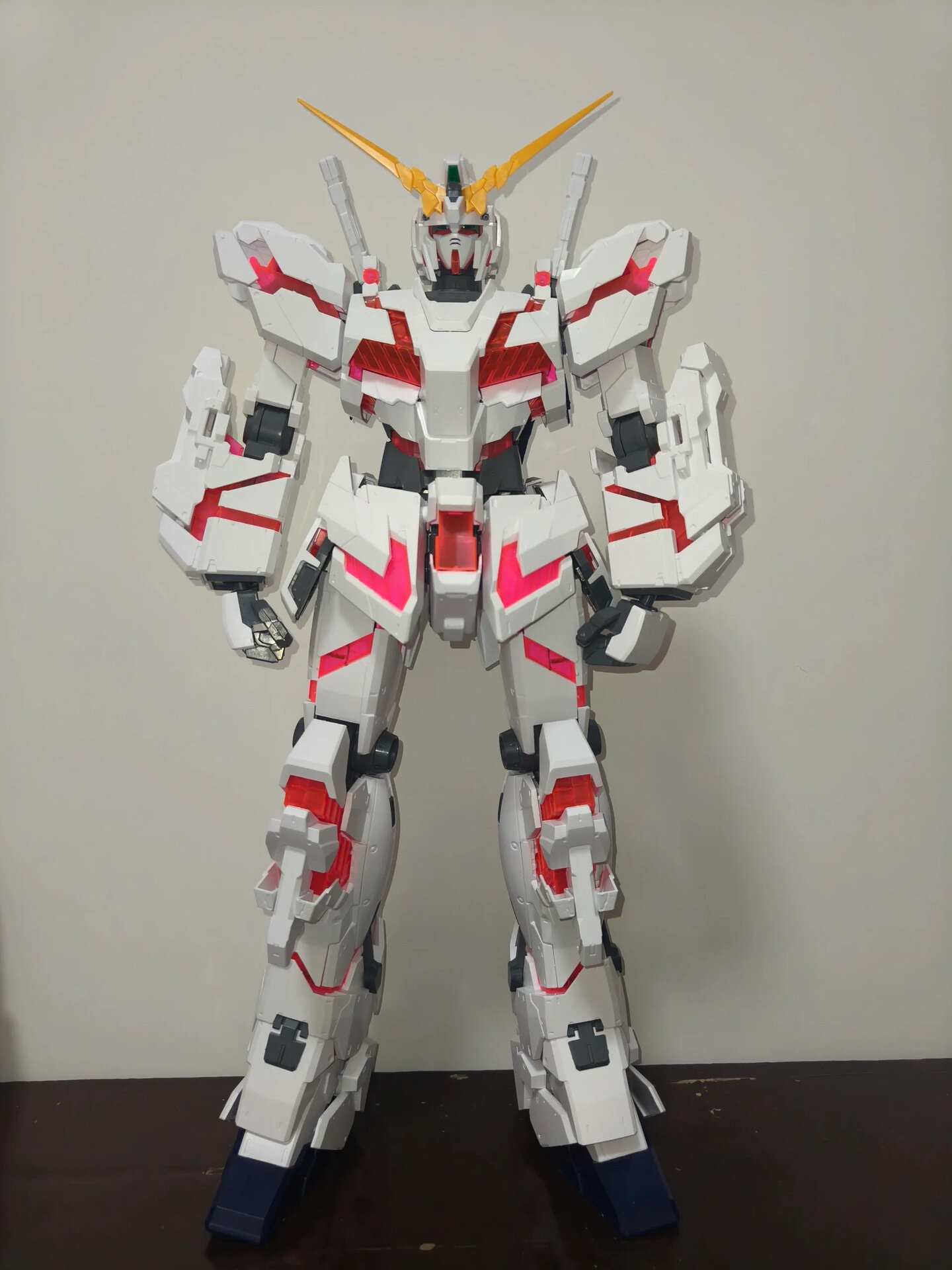Gundam RG Sazabi MG Unicorn Strike Freedom Red Astray Barbatos Gundam Собранная модель Другое