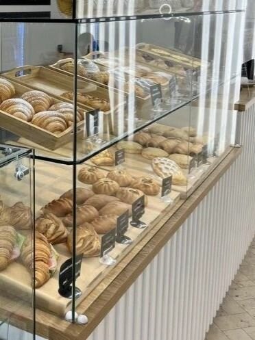 Витрина для выпечки с LED подсветкой