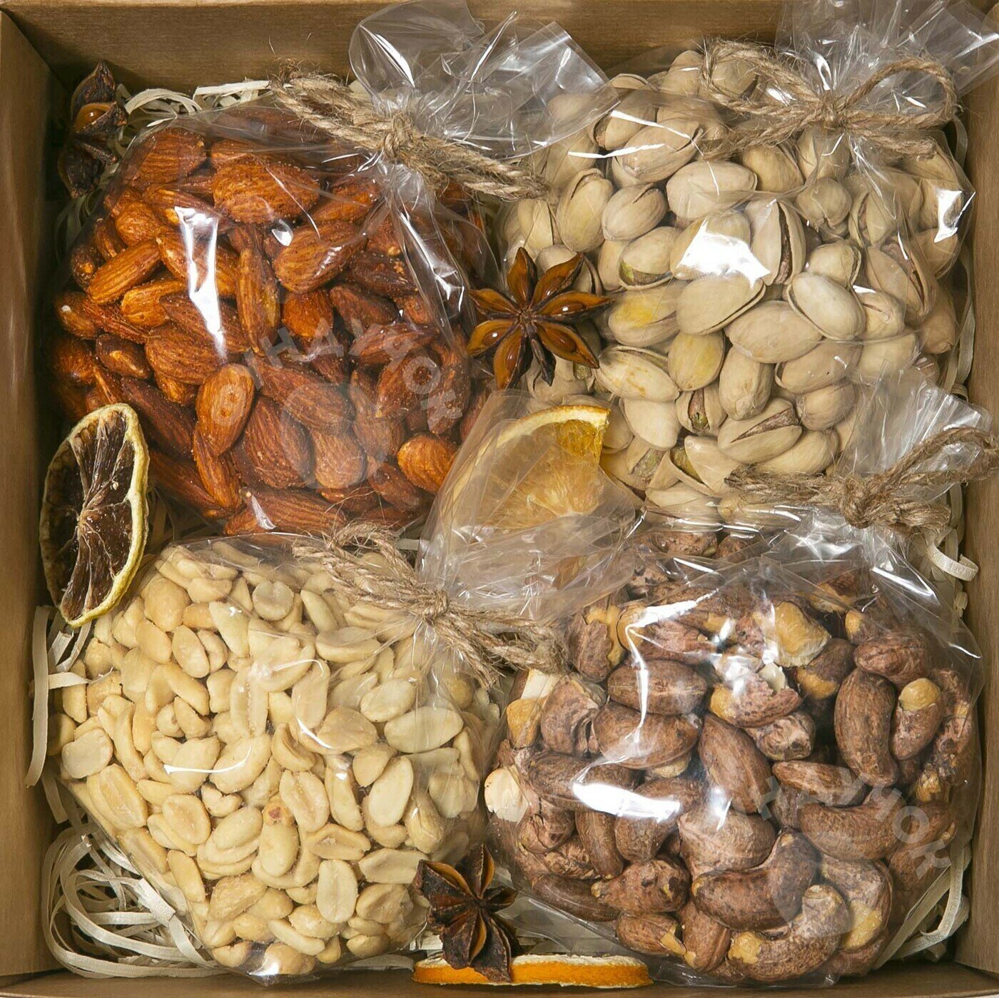 Подарочный набор орехов фундучок № 4 (1 кг.)