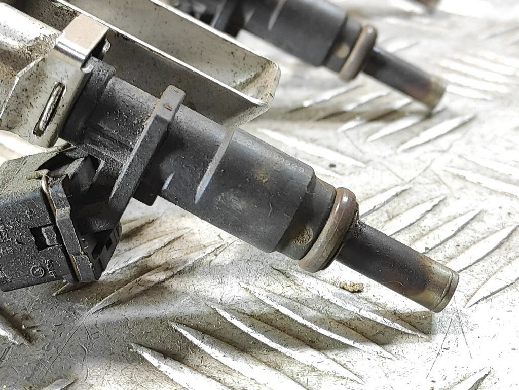 Форсунка двигателя BMW 5 2003-2009 13537531634