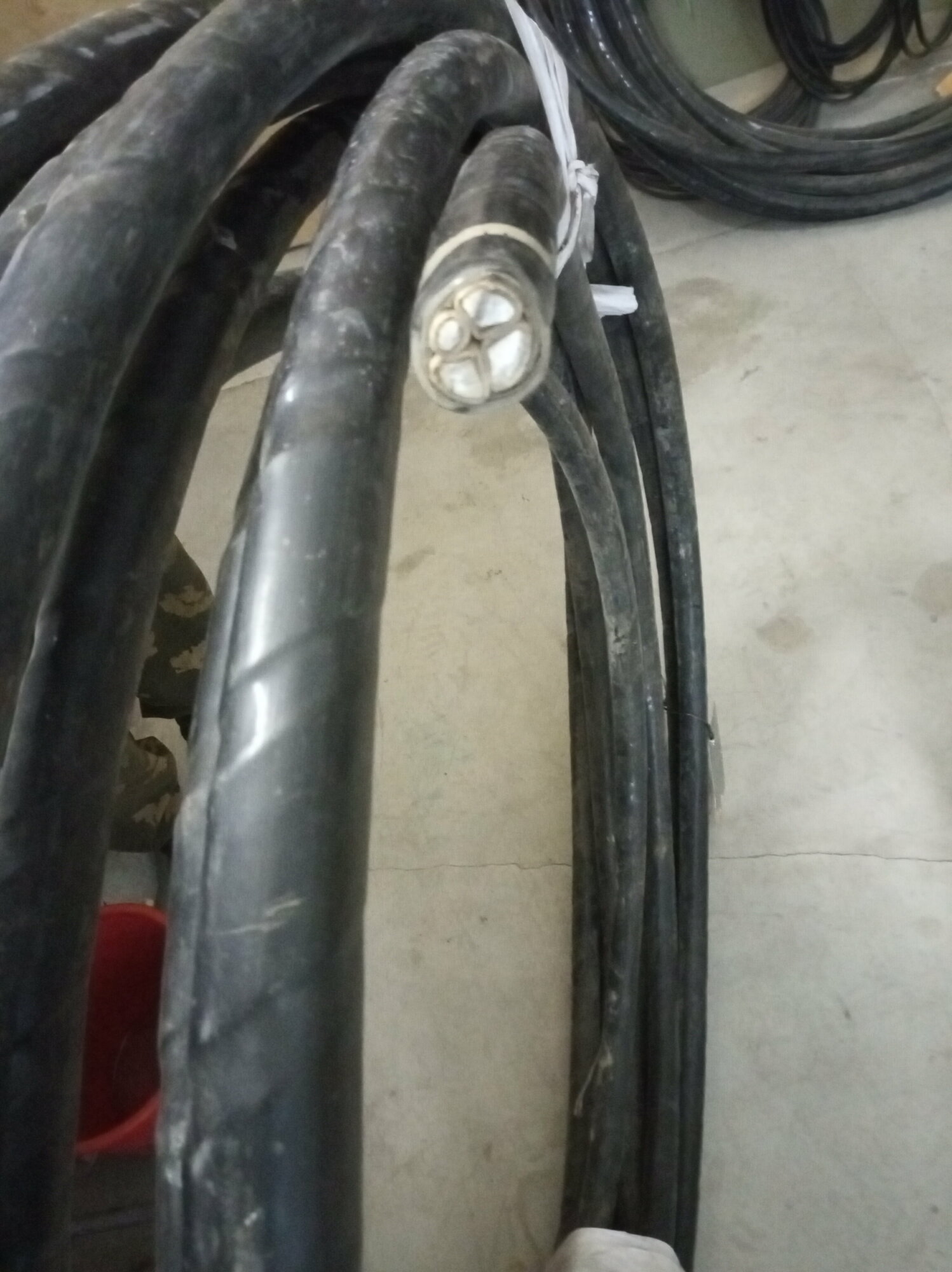 Кабель АВБбШв 3х95+1х50 бухта 40 метров