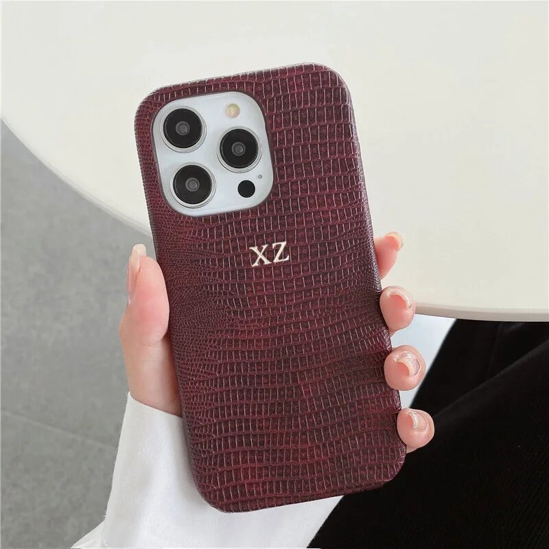 Бордовый чехол для iPhone 17pro из искусственной кожи с ящерицей, с буквами XZ
