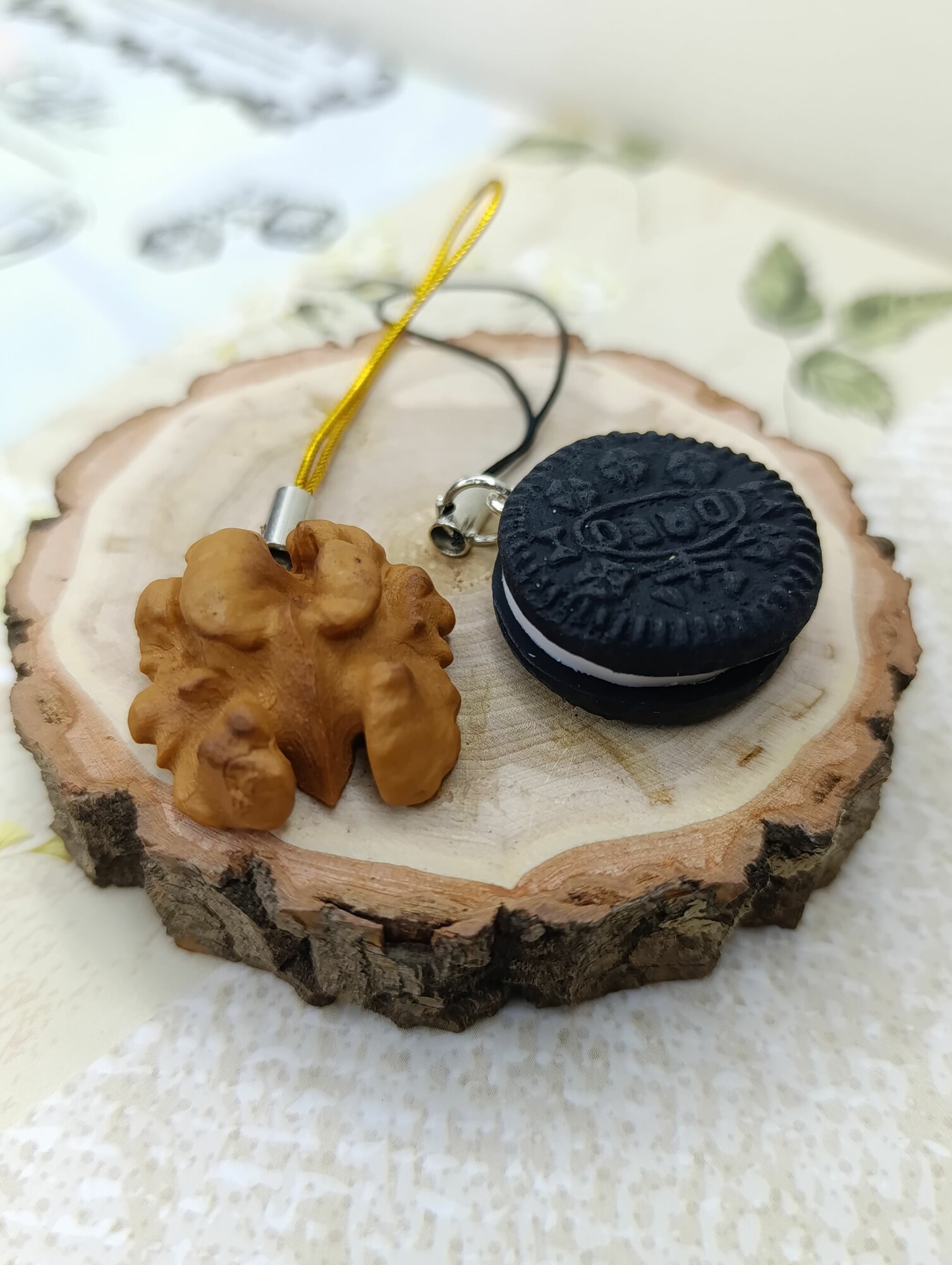 Подвески на телефон/флешку, ручная работа