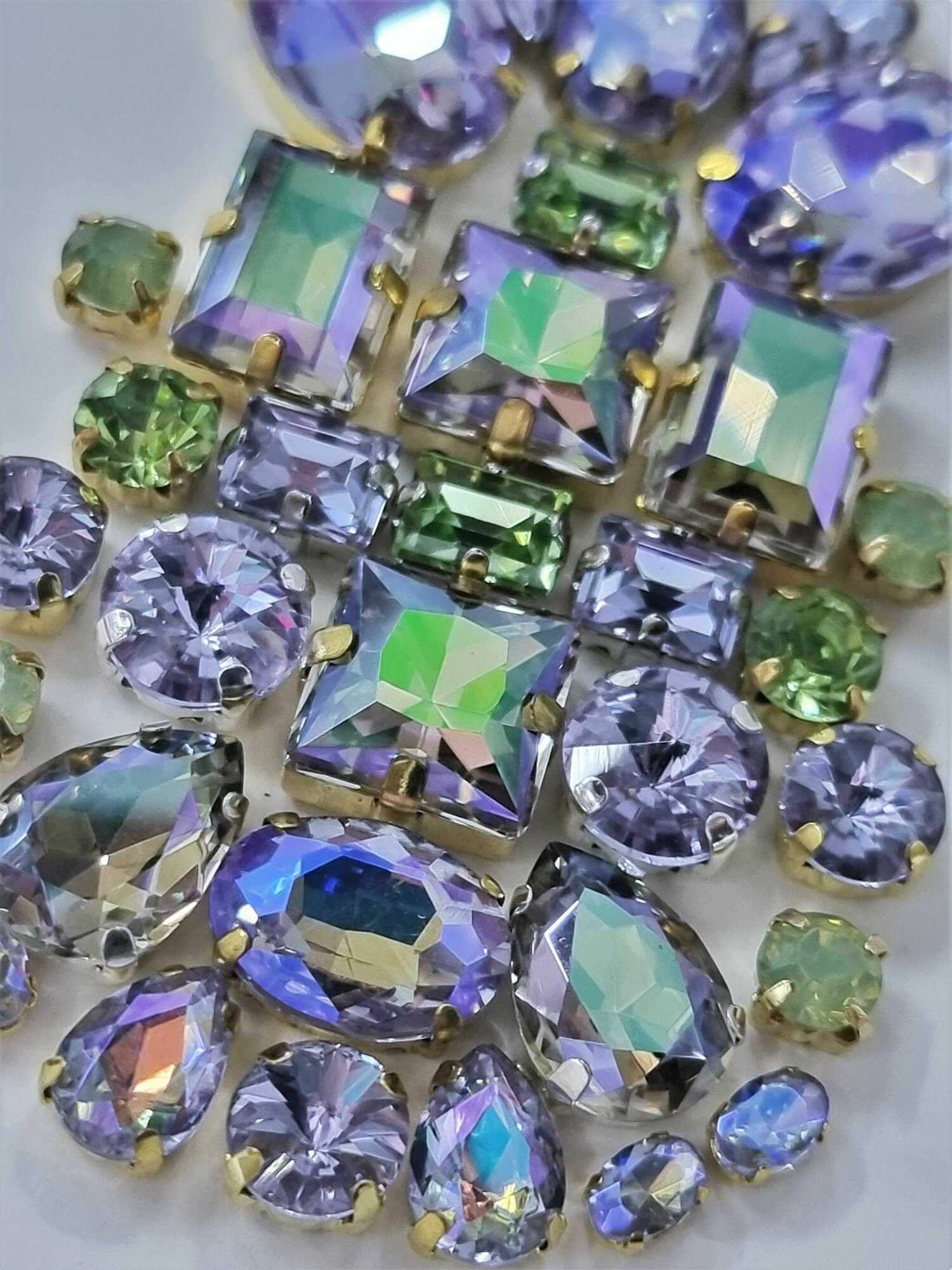 Стразы: "Сиренево-Зеленая гамма". 34шт.