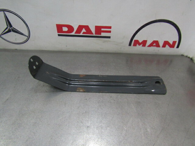 Кронштейн брызговика Scania P, R, G