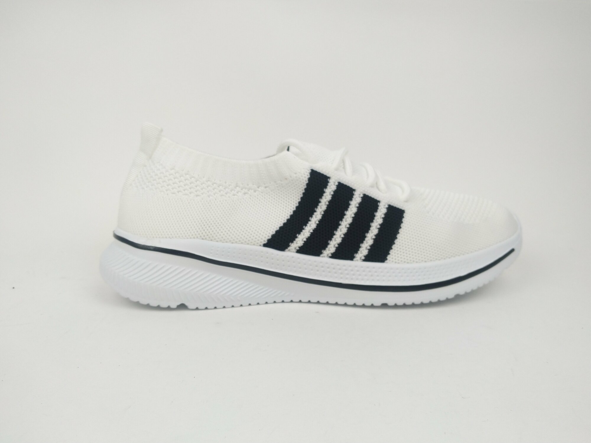 Кроссовки Базовая