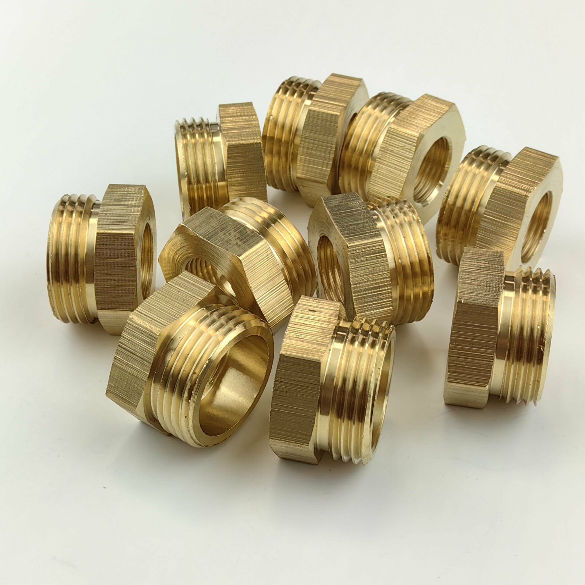 Муфта Профитт латунная переходная 3/4"НР - 3/8"ВР - 10 шт.