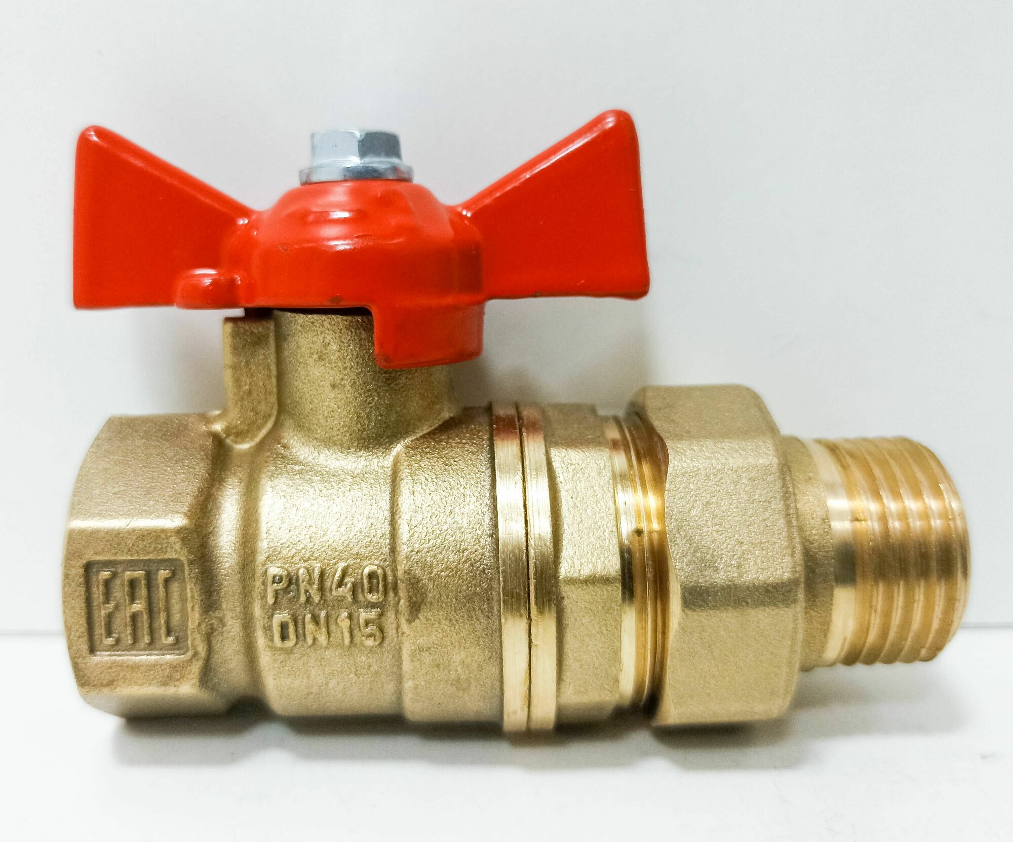 Кран шаровой 1/2 дюйма с американкой VALFEX г/ш бабочка