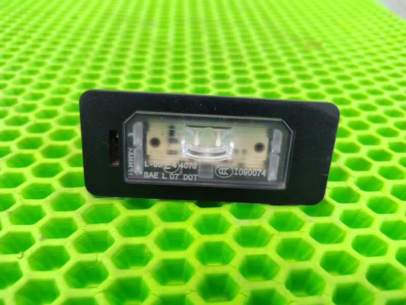 Фонарь освещения номерного знака задний BMW 7193293