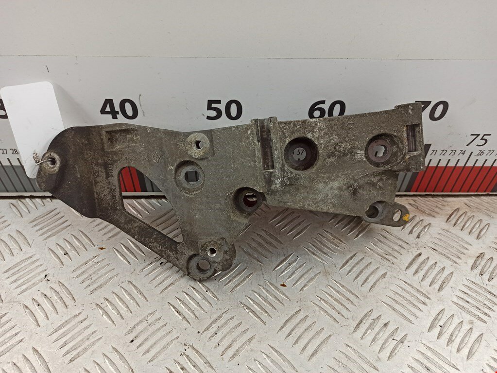 Кронштейн генератора Renault Megane 2 8200279705 арт. 1797728