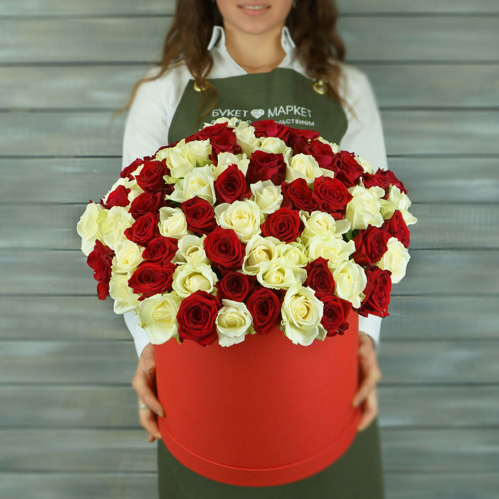 Букет "101 красная белая роза", монобукет, красная и белая роза, 101 цветок