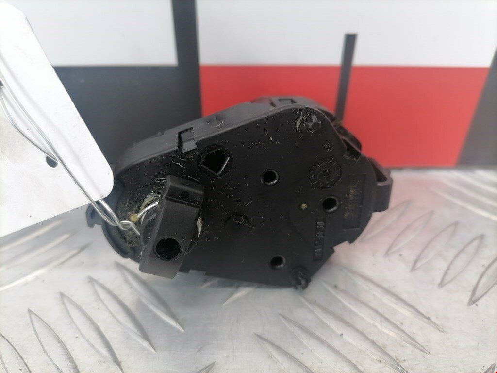 Сервопривод (электропривод моторчик привода) заслонки печки BMW 7-Series (E65/E66) 64116908979 арт. 1420526