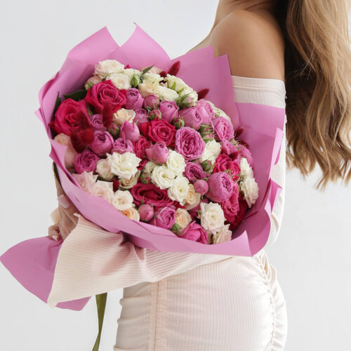 Букет Venus in Fleurs "Авторский №4", розы, розовый, 29 цветов