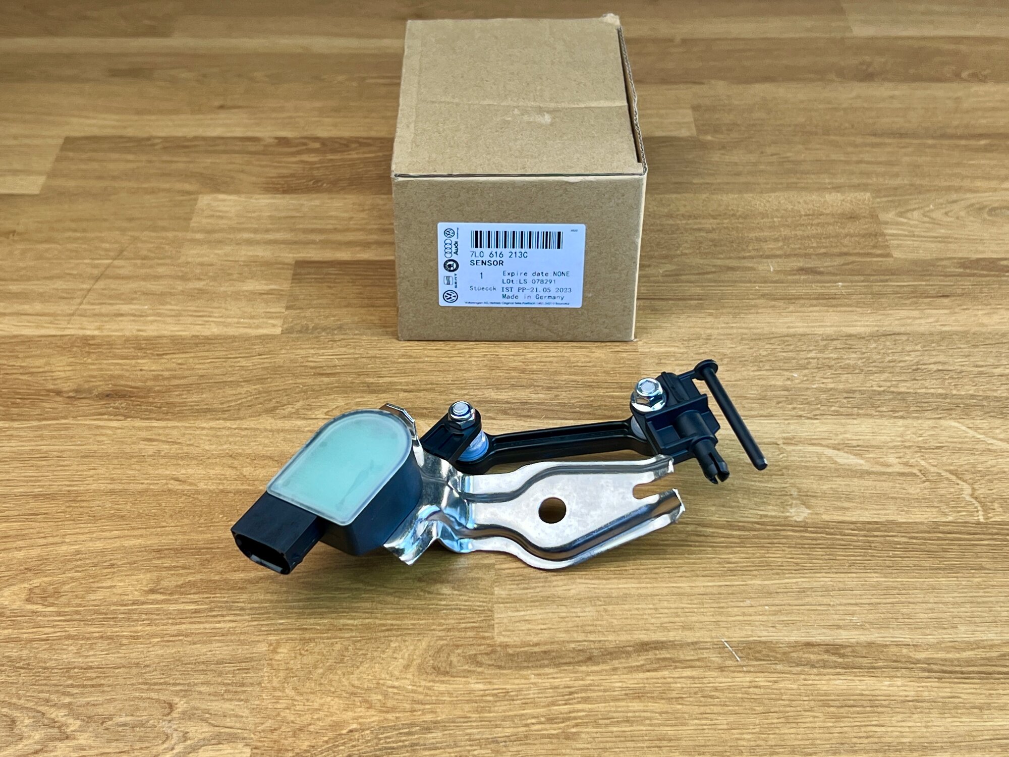 Датчик регулировки дорожного просвета 7L0616213C, для VAG, левый