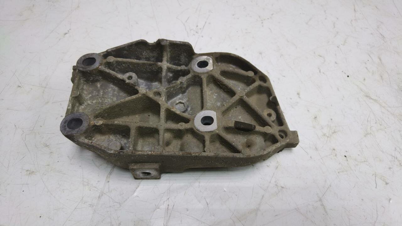 Кронштейн компрессора кондиционера Honda Civic 7 2001