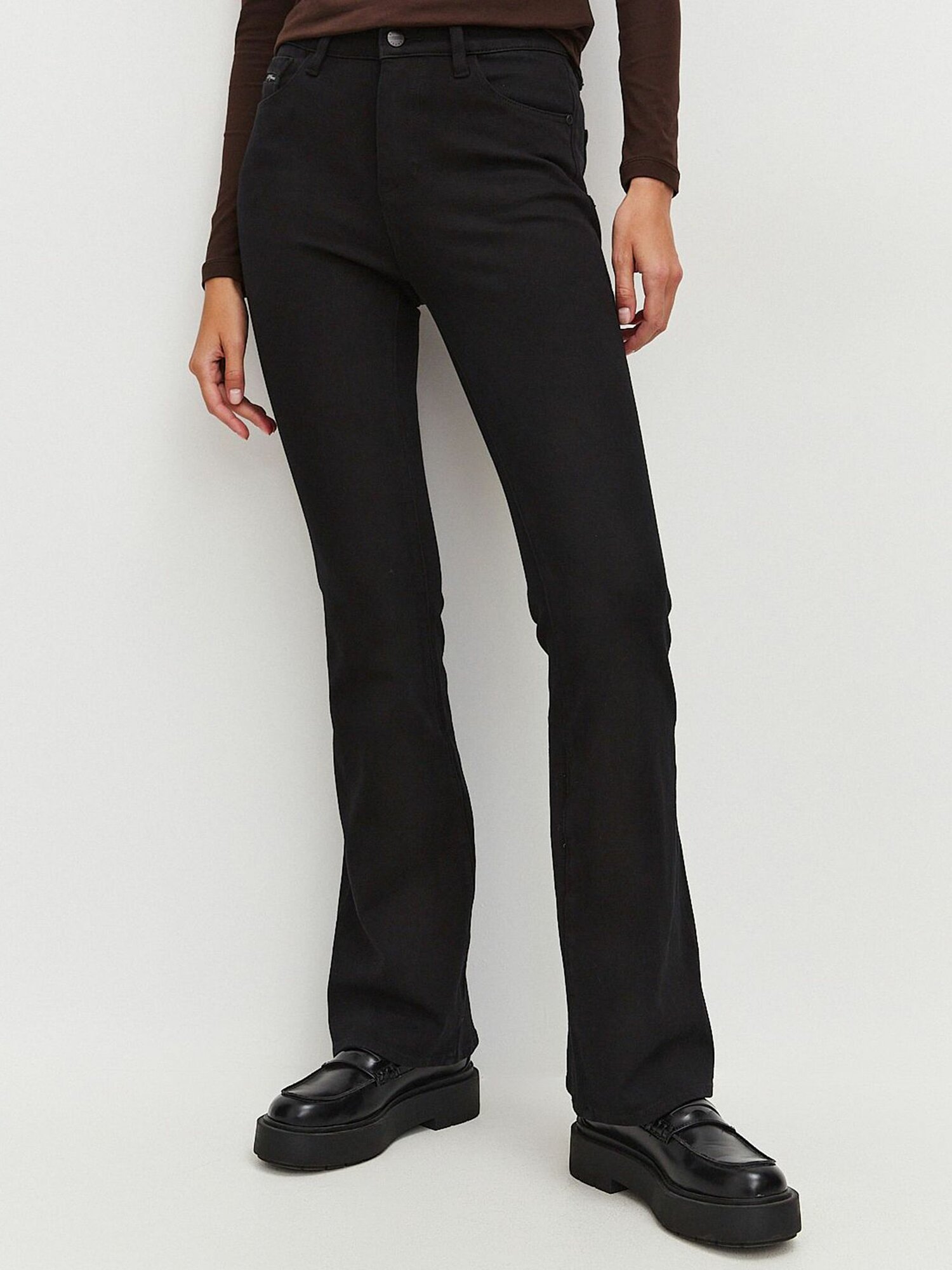 Джинсы клеш 