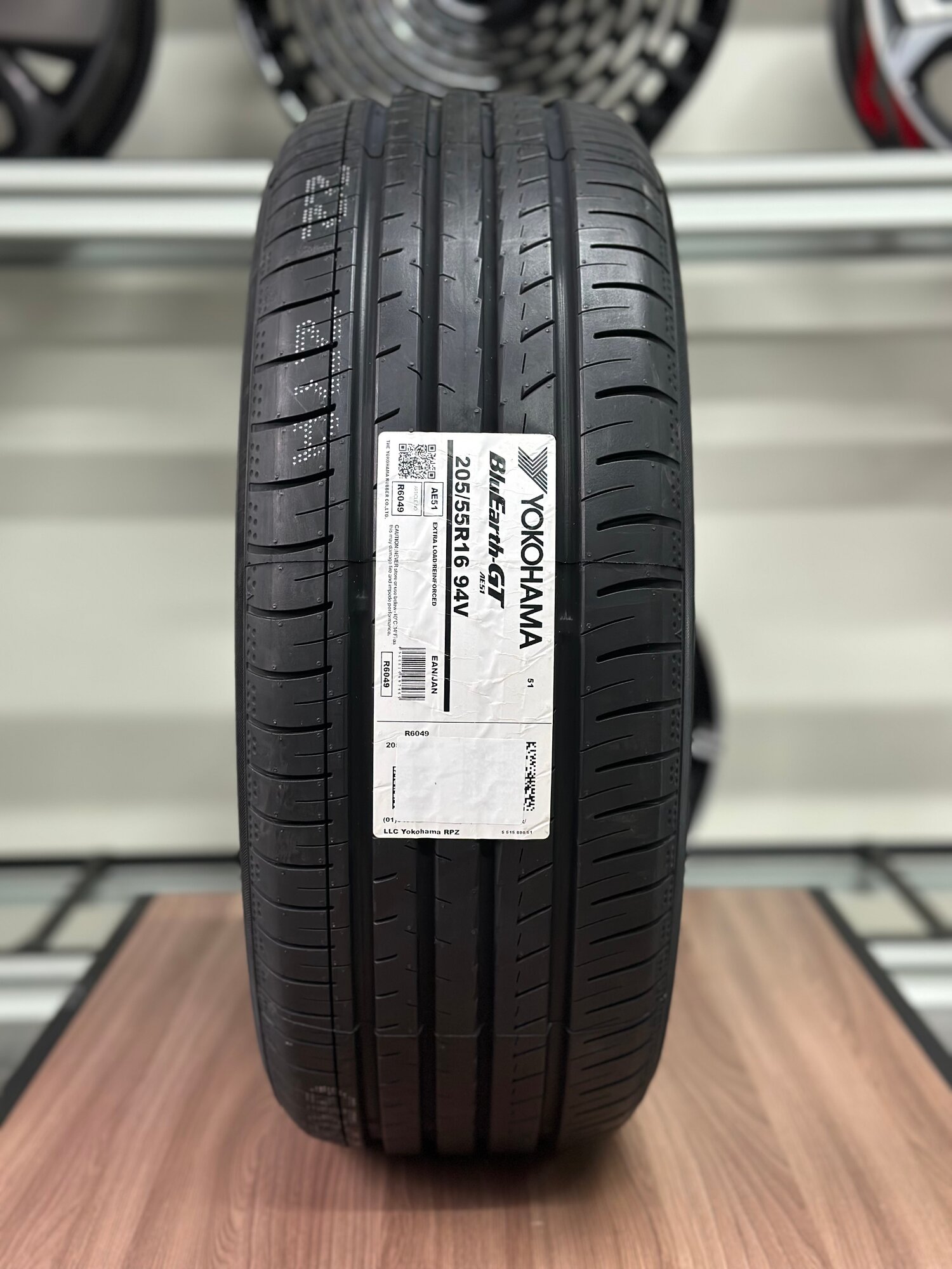 Шины Yokohama BluEarth-GT AE51 205/55 R16 94V летние, для легковых автомобилей
