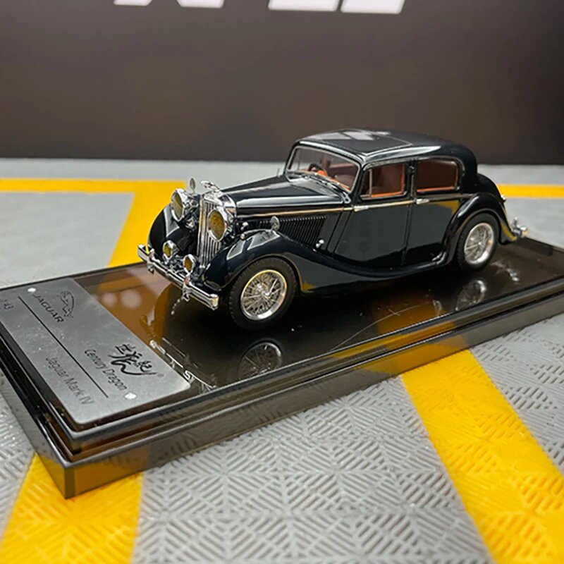 Модель автомобиля WELLY MKIV 1/43 C