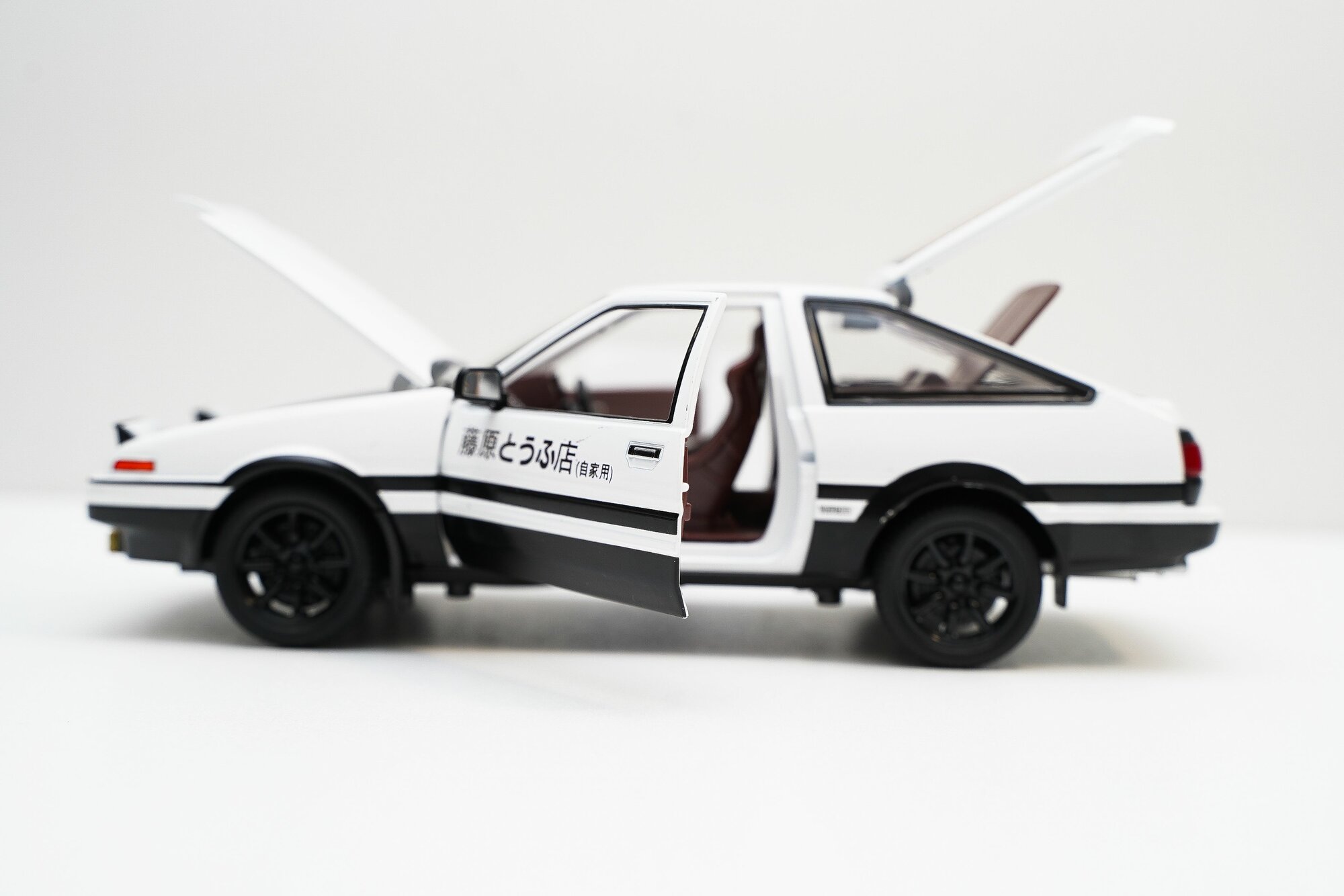 Машинка металлическая Toyota Trueno AE86 1:20 2 YZ