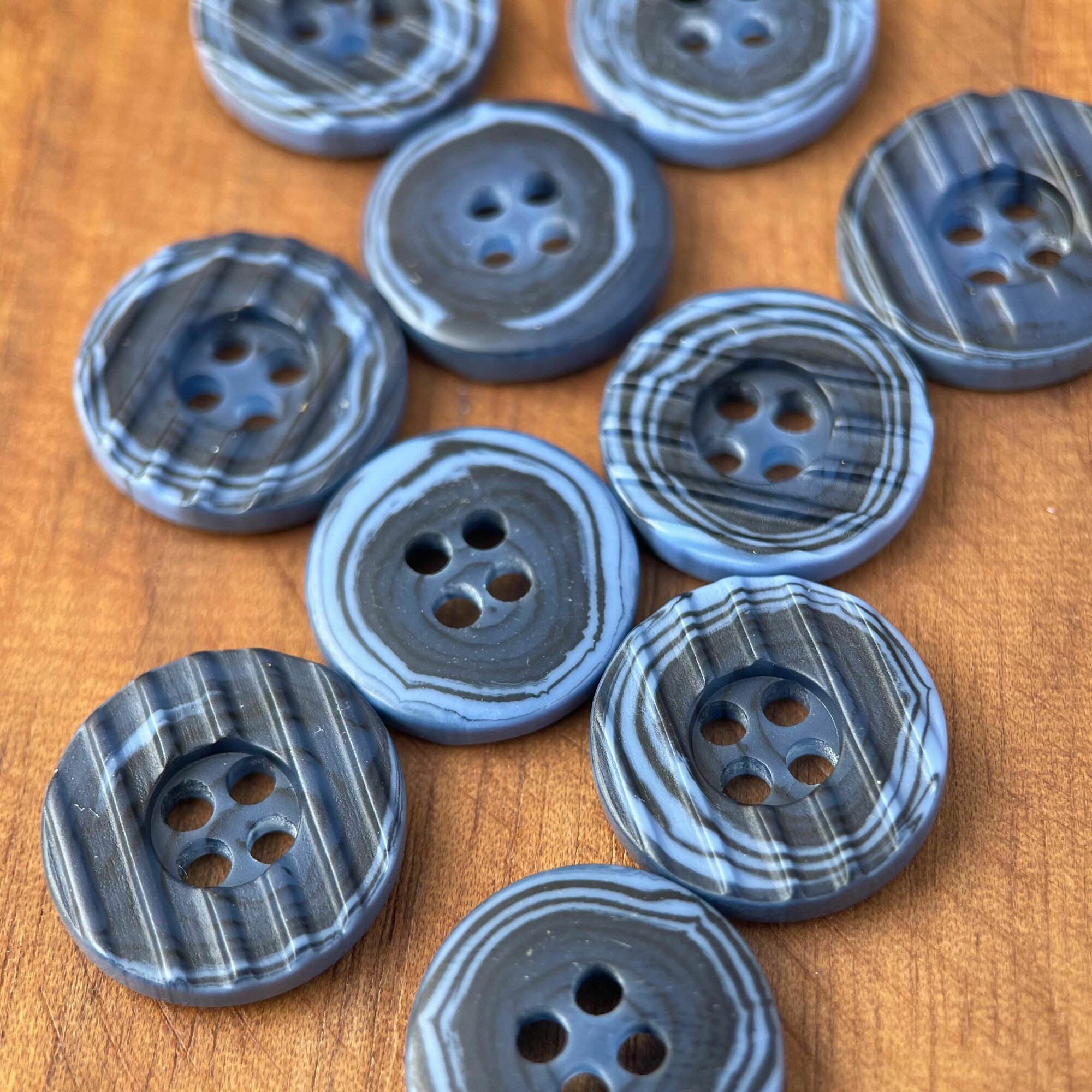 Пуговицы волнистые смолистые 15 мм, 4 цвета 10 шт декоративные пуговицы для рубашек, свитеров, пальто, курток и аксессуаров