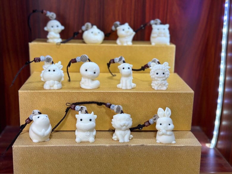 Ключен в виде быка из слоновой кости с зодиакальным рисунком - милый брелок для сумки, подарок для детей