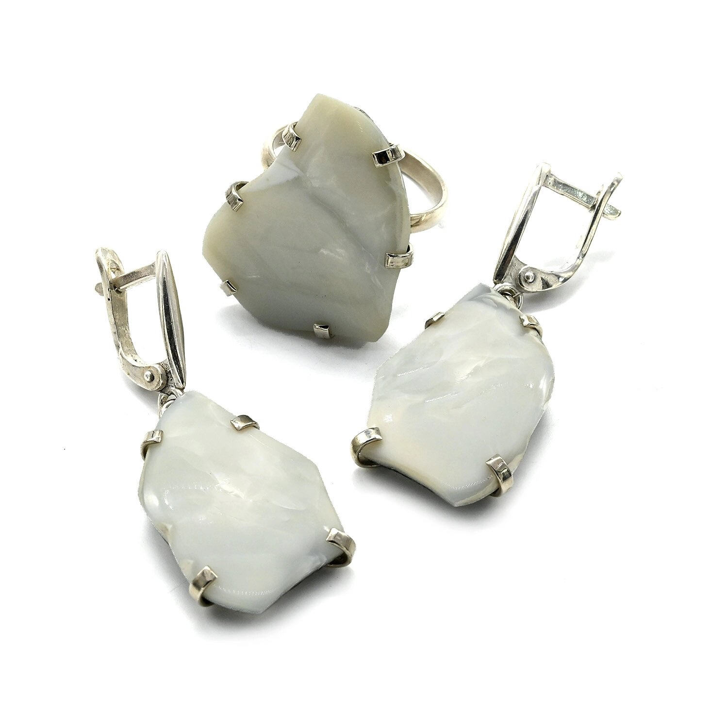 Комплект бижутерии: кольцо, серьги, кахолонг