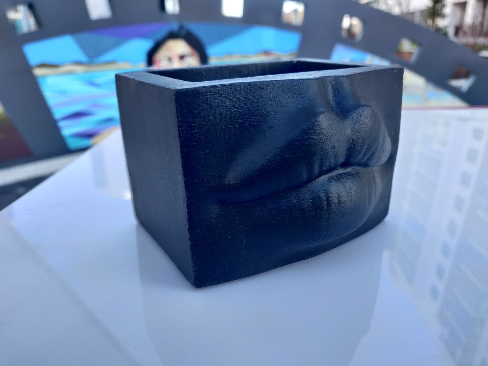 Кашпо Губы Джоли