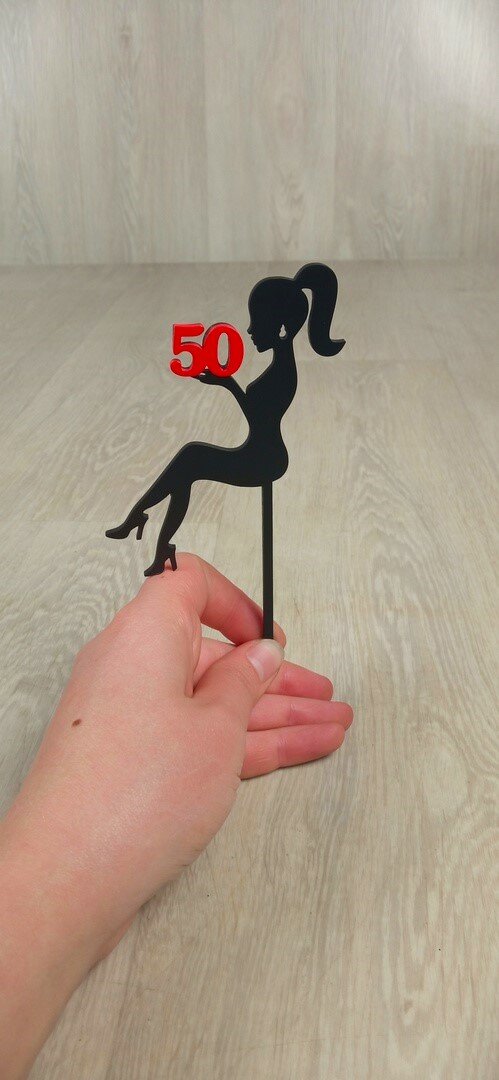 Топпер для торта деревянный, девушка "50 лет", цвет черный с красной цифрой — фото 1