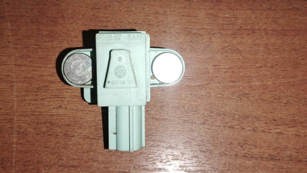 4F0955557 Датчик удара Audi A6 4F C6 4F0955557