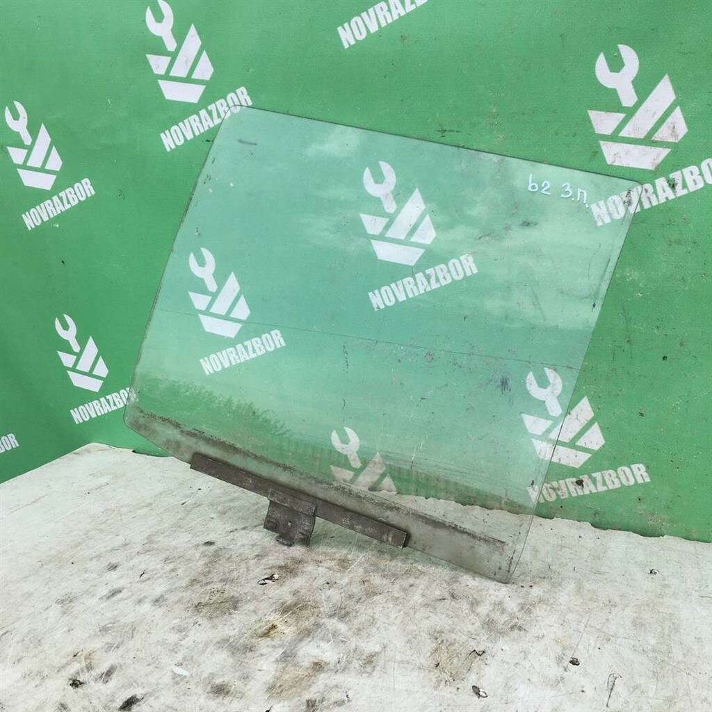 Стекло двери задней правой Audi 80 B2 80-86