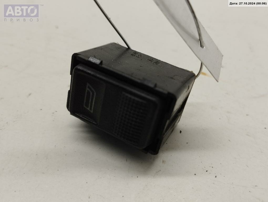 Кнопка стеклоподъемника переднего левого Audi 80 B3 (1987-1992)