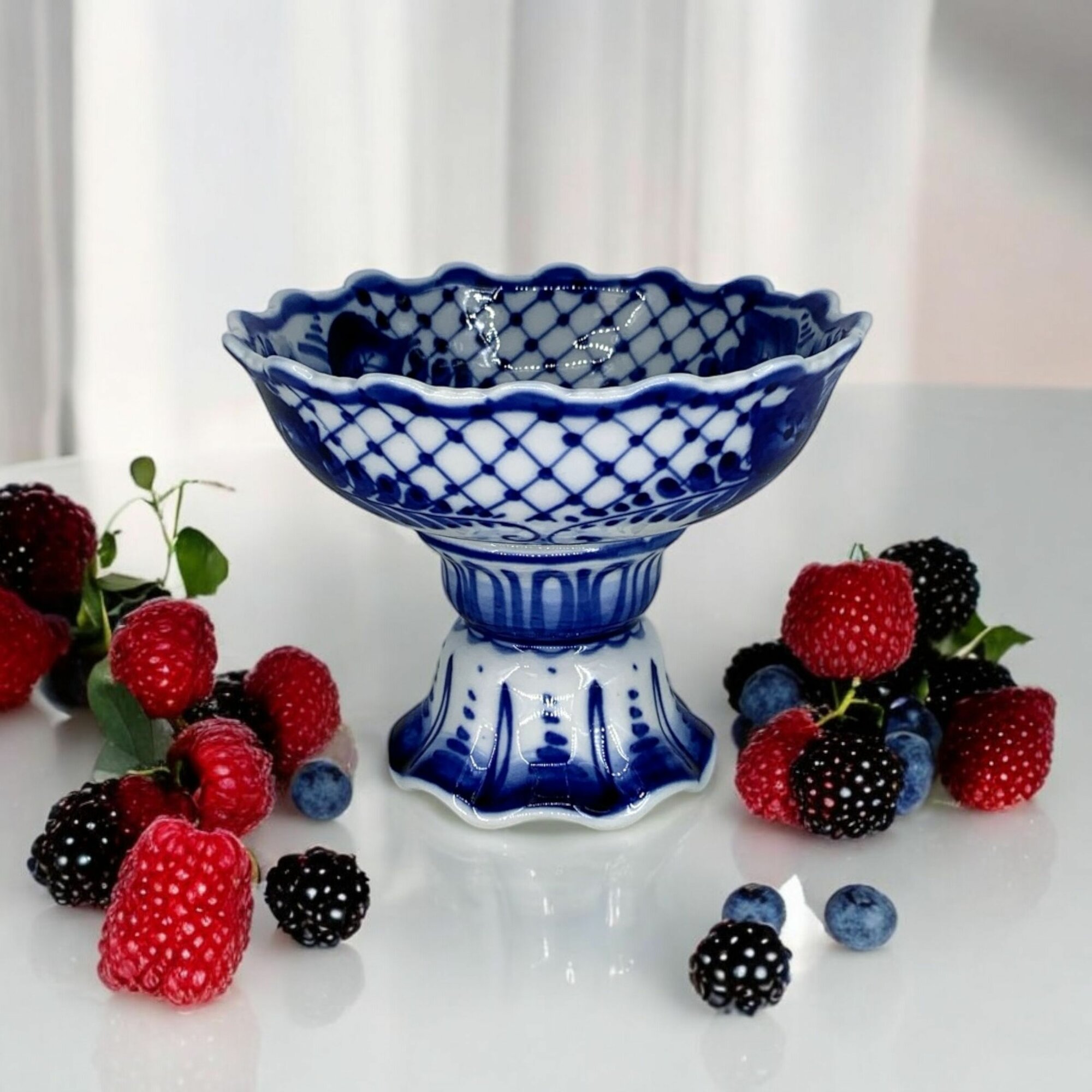 Креманка Китобой "Гжель", фарфор, ручная работа, диаметр 11.5 см