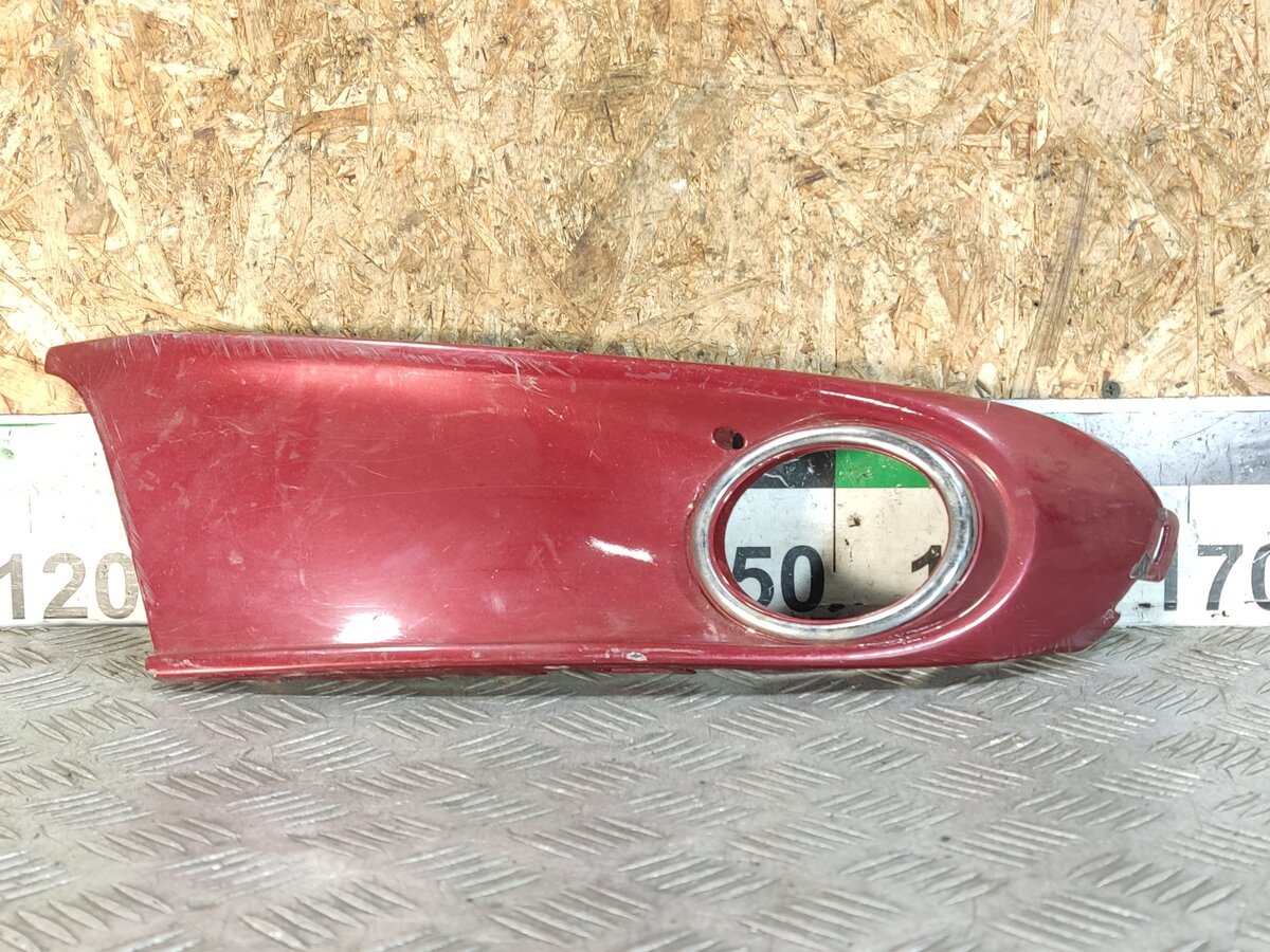 Решетка в бампер правая VOLKSWAGEN Polo 2011-2020 6RU853666B