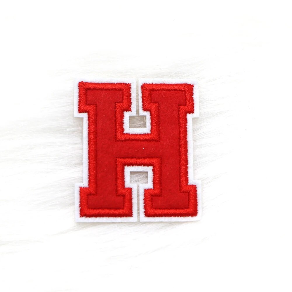 Нашивки с красными буквами для вышивки H