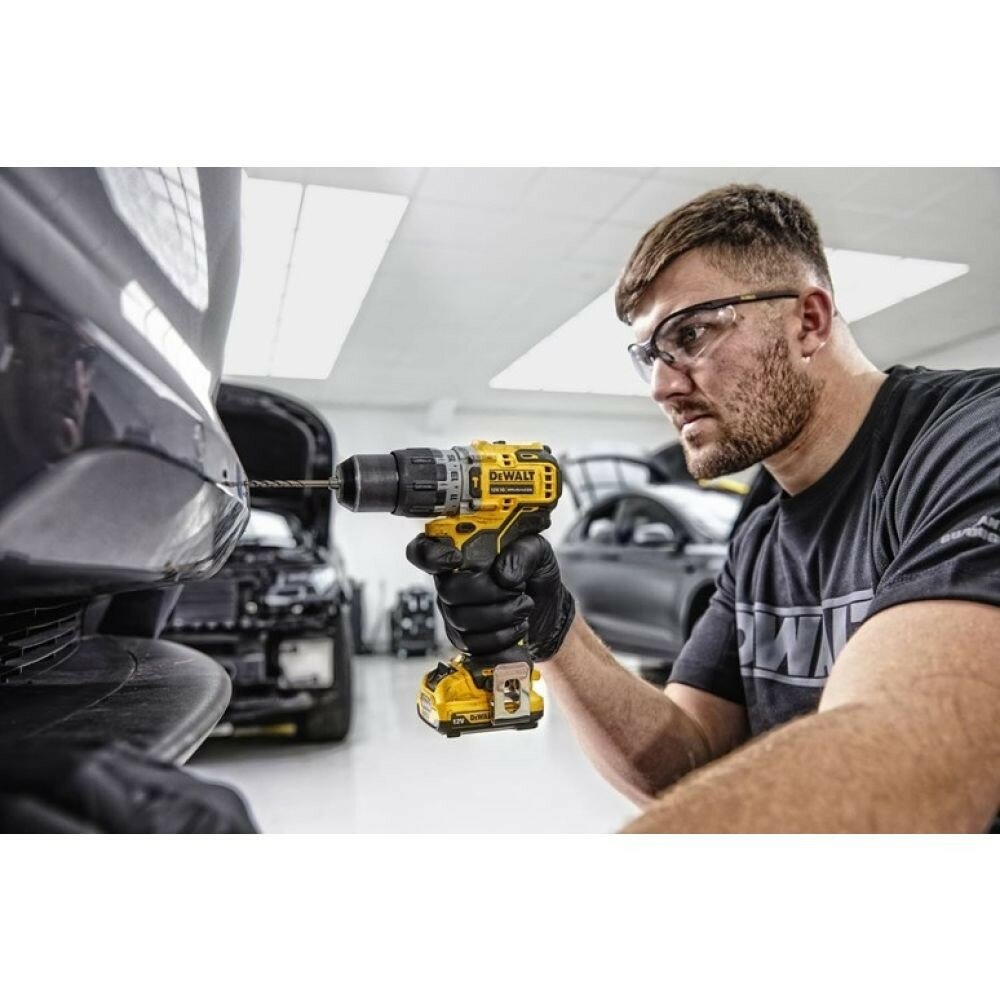 Аккумуляторная дрель-шуруповерт DeWalt DCD706D2 — фото 1