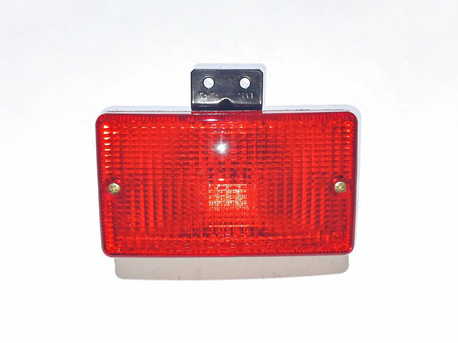 Фонарь задний противотуманный 12В (с кронштейном)