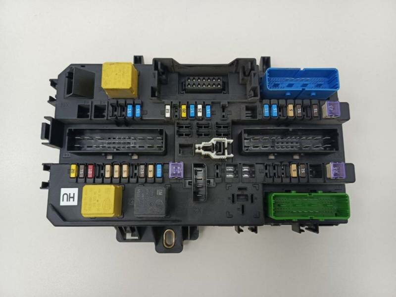 Блок предохранителей Opel Astra H / Family 2004-2015 кат.номер: 13206746 1237094 13220832